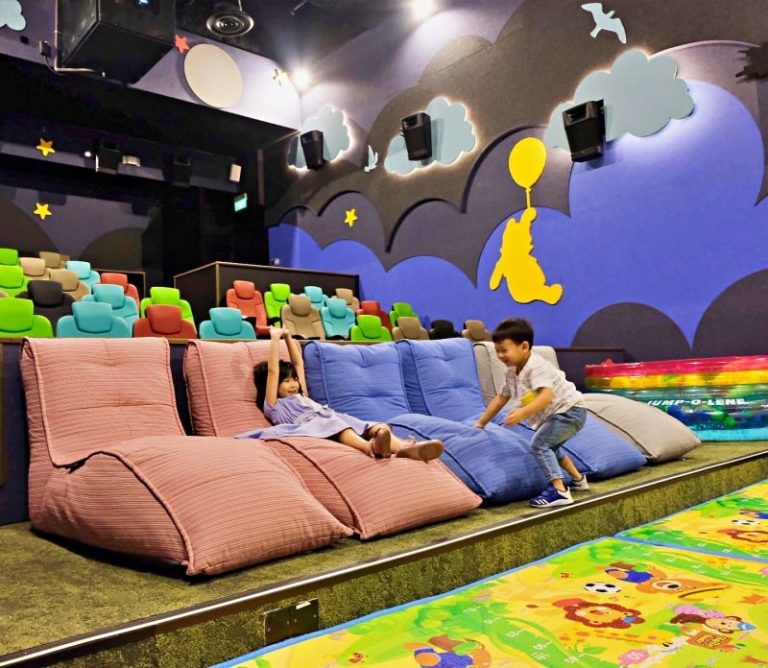 Shaw Theatres Dreamers is a kid-friendly theatre at Jewel Changi Airport