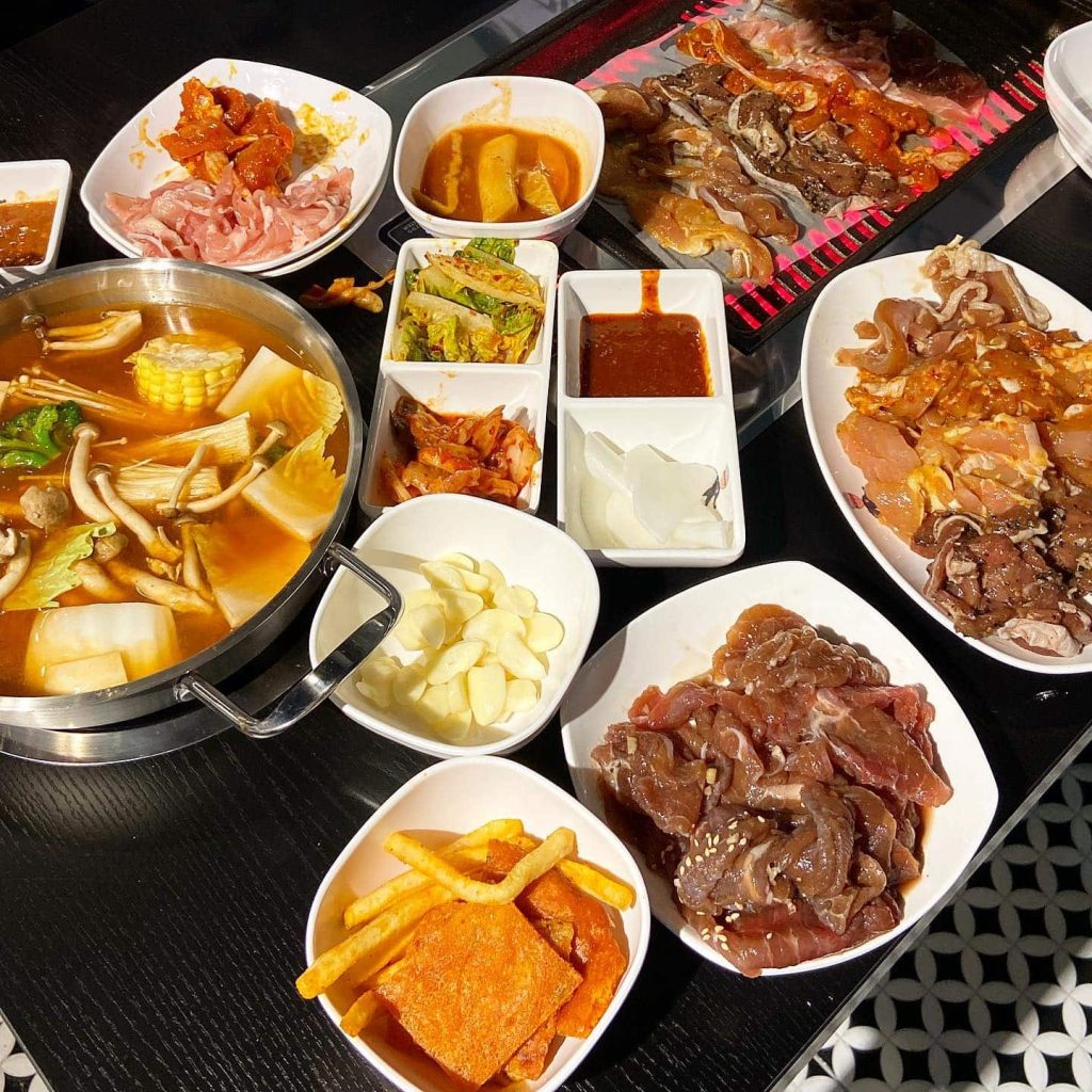 16 halal buffets in Singapore where you can feast on mookata, fresh ...