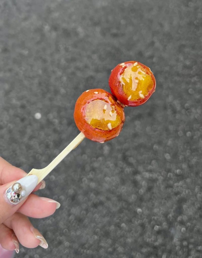 Kang Ji Bing Tang Hu Lu has uniquely flavoured candied hawthorn sticks