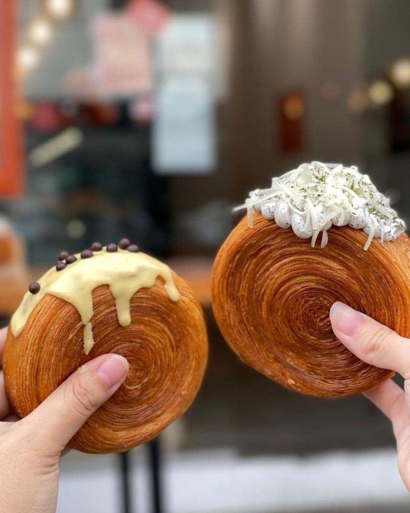 Get the viral circular croissants at these local bakeries in Singapore!
