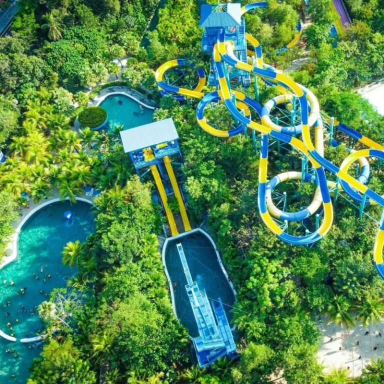 ESCAPE Penang is a theme park in Malaysia where you can ski