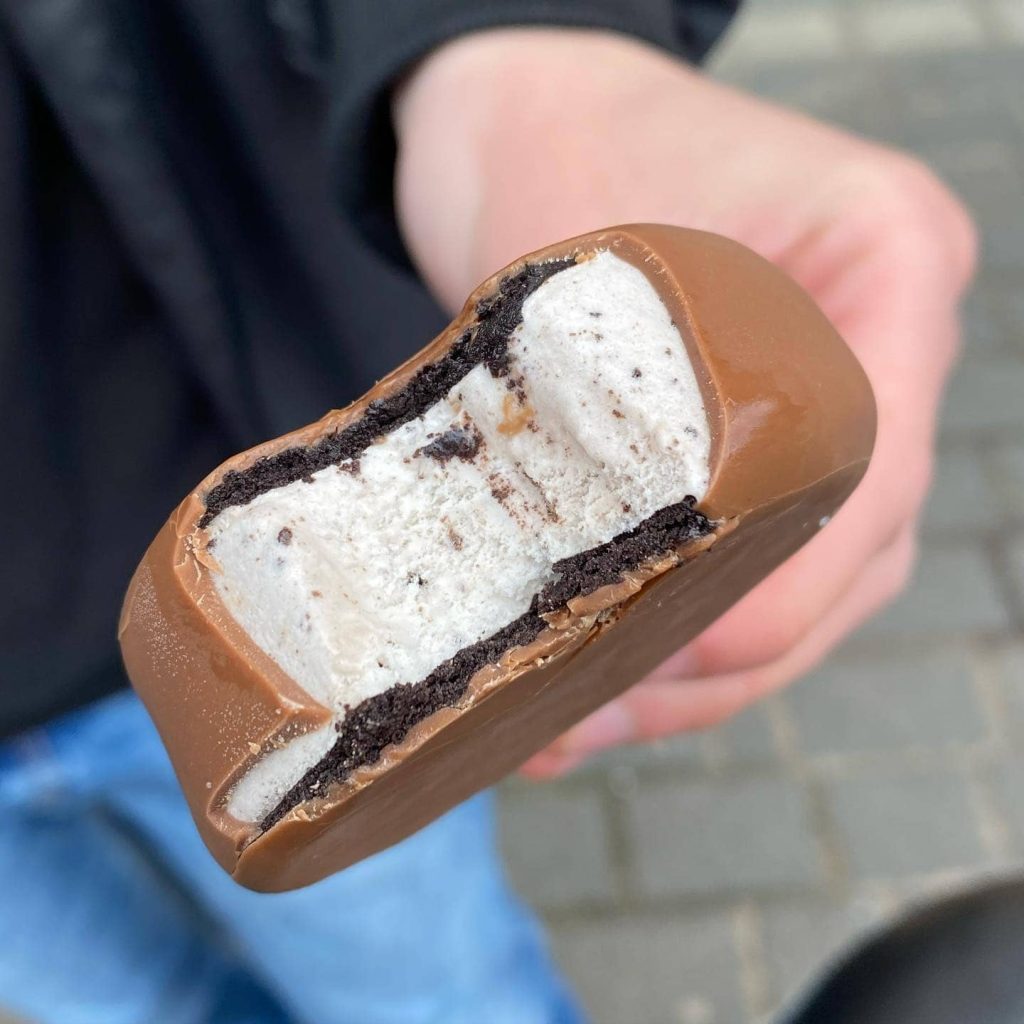 You can now find chocolate-coated OREO Stick Sandwich Milka at ...