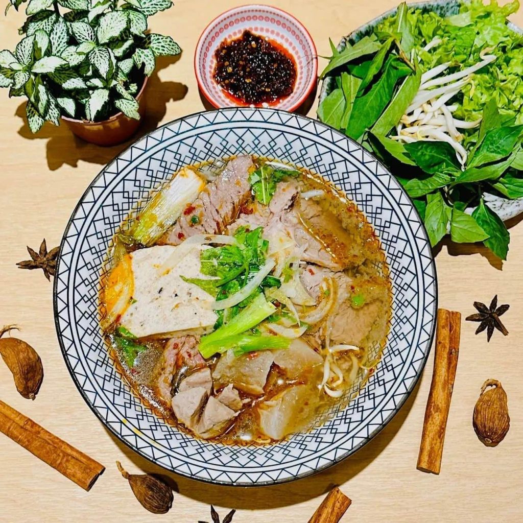 Bistro Eminami has authentic halal pho & banh mi by a Muslim Vietnamese ...