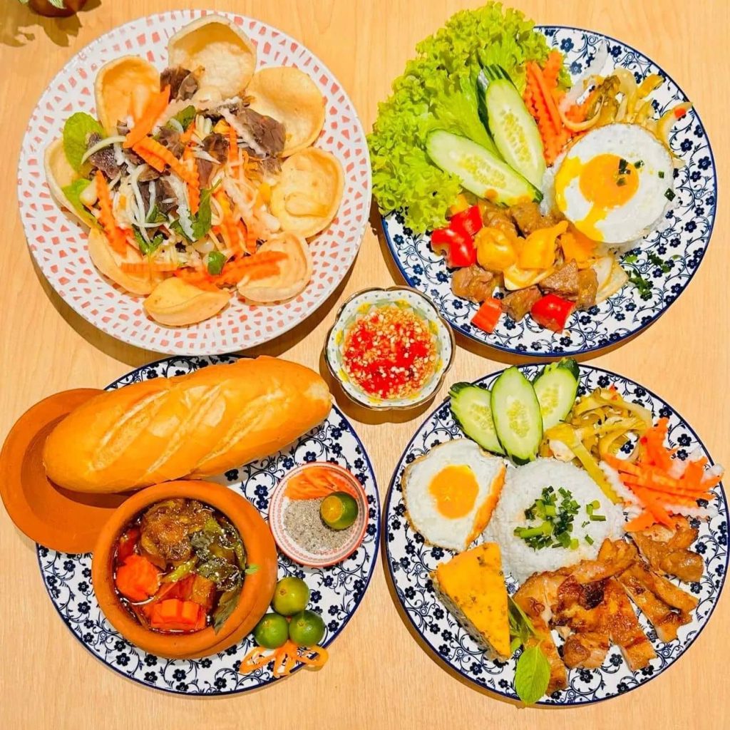 Bistro Eminami has authentic halal pho & banh mi by a Muslim Vietnamese ...