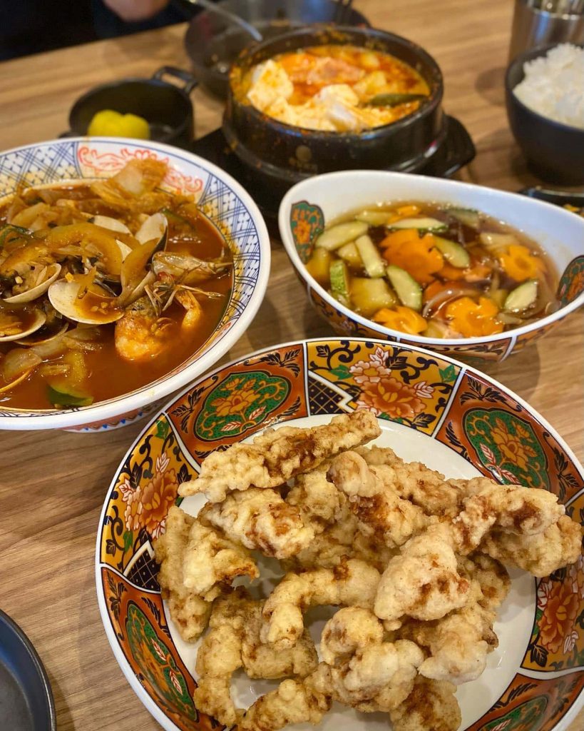 Ziggle Kitchen serves Korean-Chinese fusion fare till 12am in Beauty World