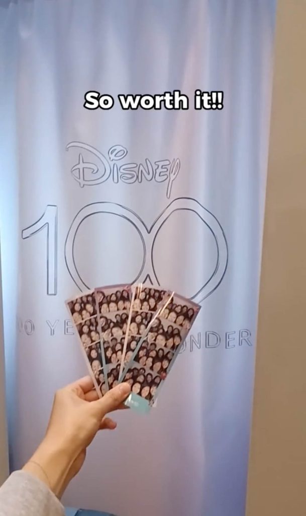 These Disney-themed photo booths has cute prints for just S$2