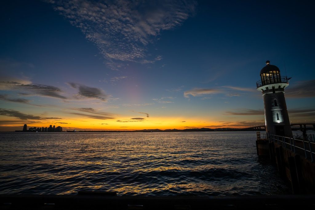20 sunset spots in Singapore with unobstructed views of the skies