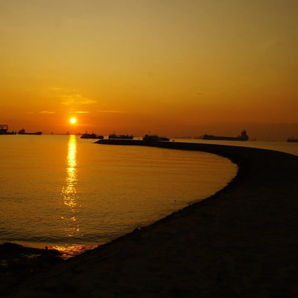 20 sunset spots in Singapore with unobstructed views of the skies