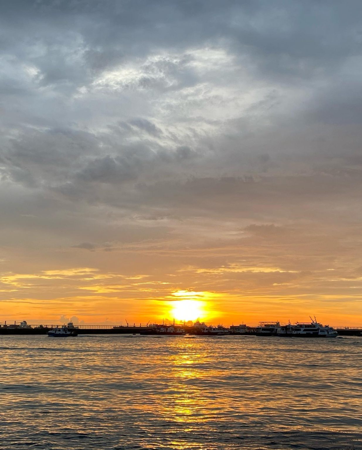 20 sunset spots in Singapore with unobstructed views of the skies