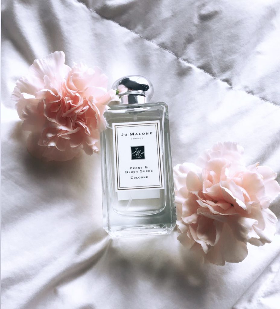 14 best aesthetic perfumes like cottagecore, clean girl & more