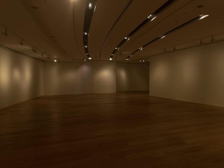 8 types of liminal spaces in Singapore that makes you feel haunted