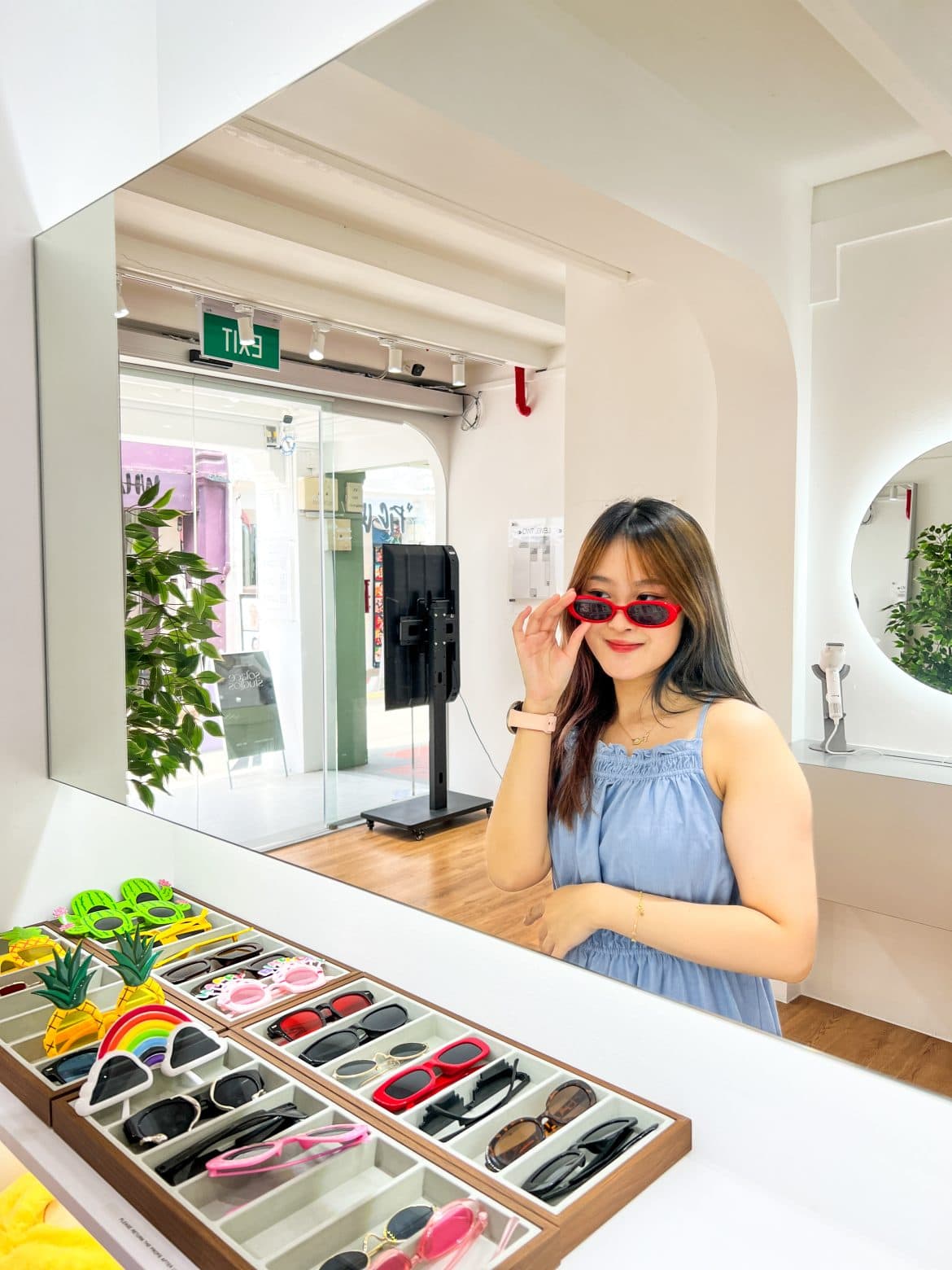 Solace Studios has new a low-angle, fisheye & elevator- themed photobooth