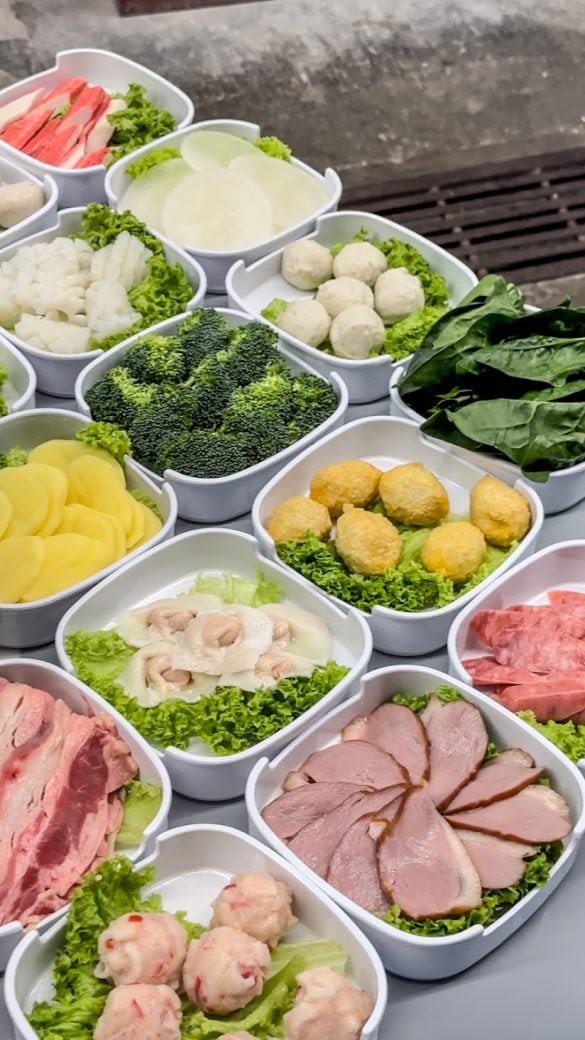 Get the viral claypot lala at this Ubi eatery