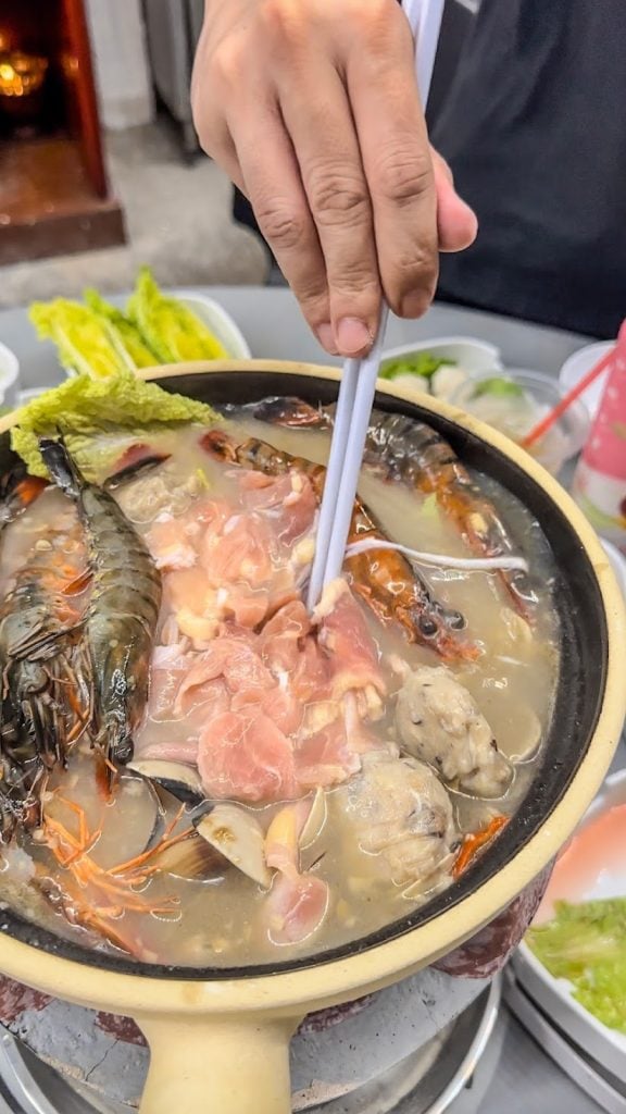Get the viral claypot lala at this Ubi eatery
