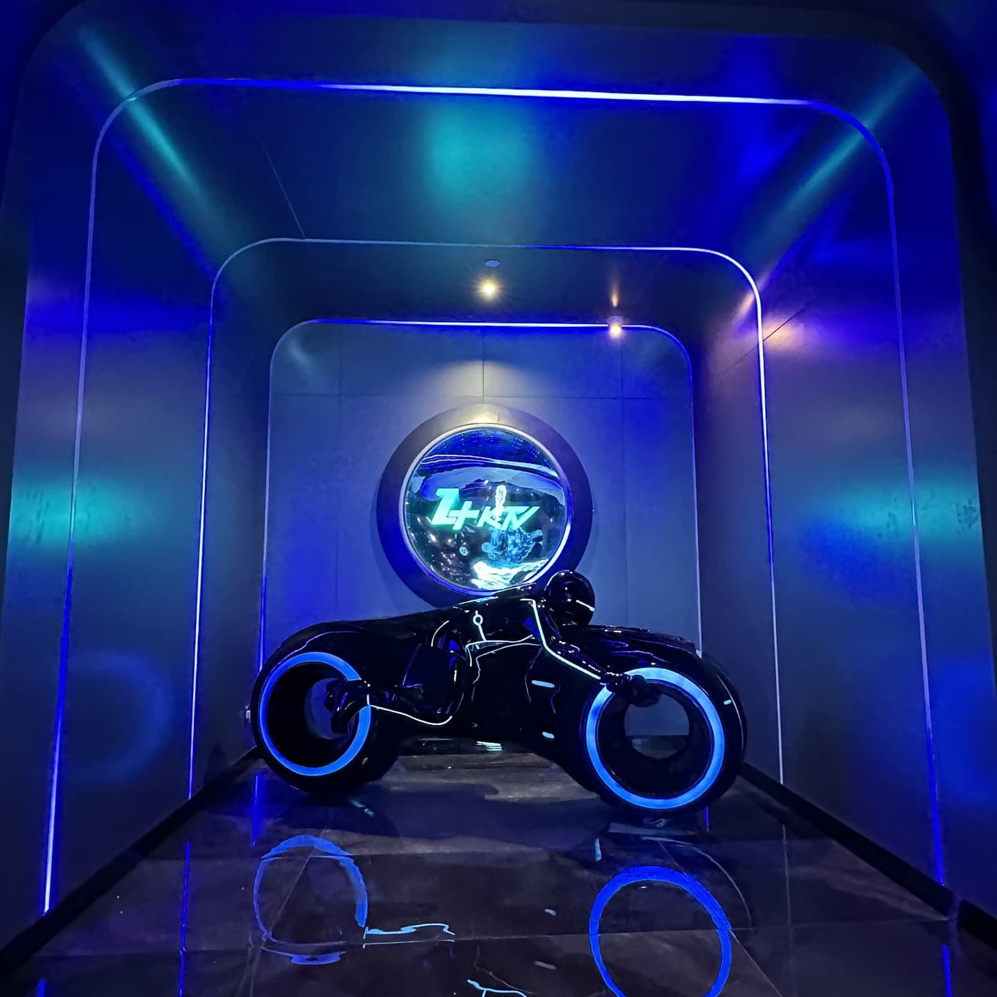 This cyber-themed KTV in town has "lightbike", 17 rooms and more