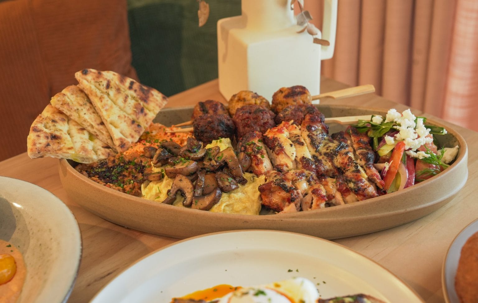 Éla is a Muslim-owned restaurant with affordable Greek dishes