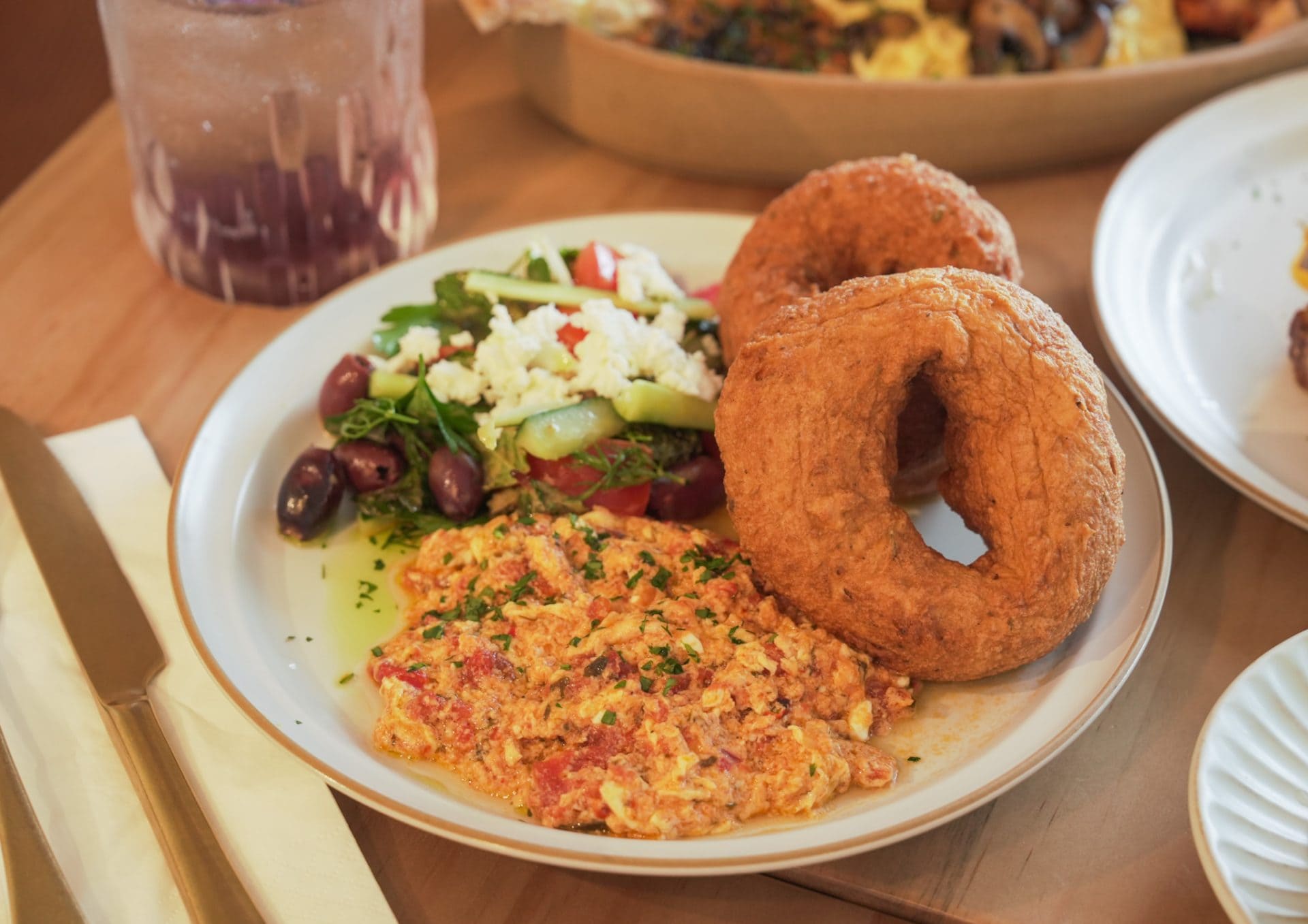 Éla is a Muslim-owned restaurant with affordable Greek dishes