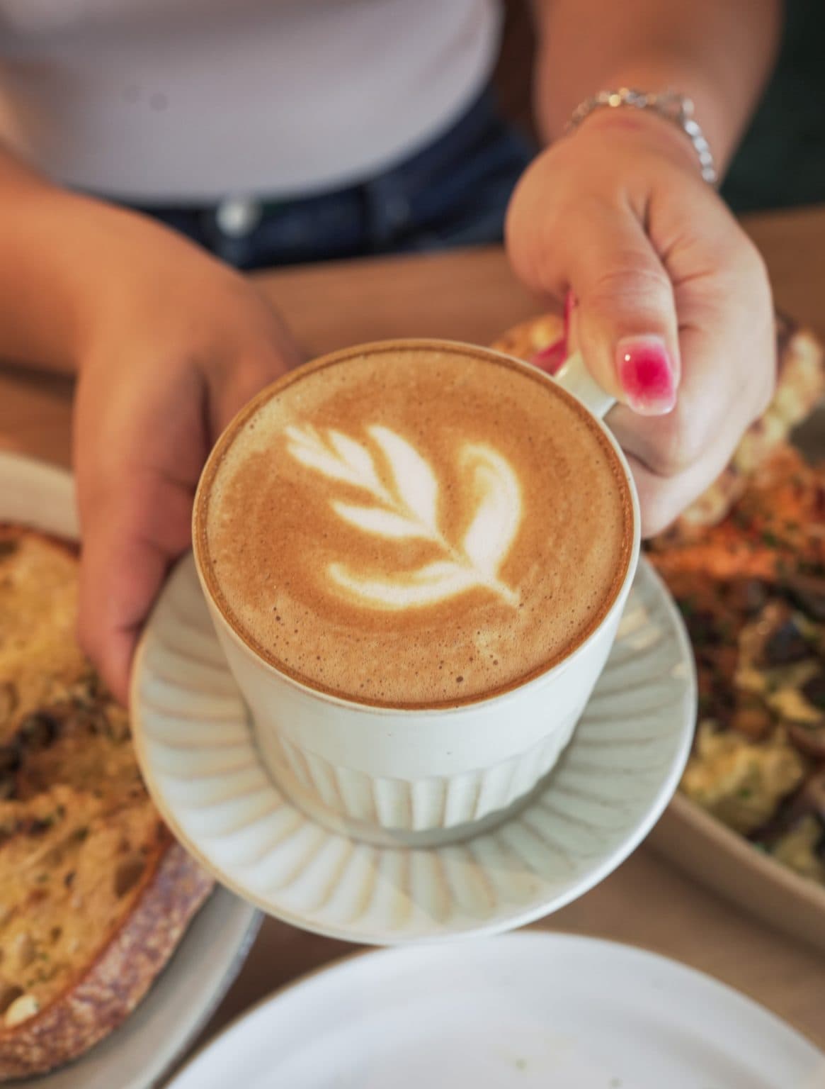 Éla is a Muslim-owned restaurant with affordable Greek dishes