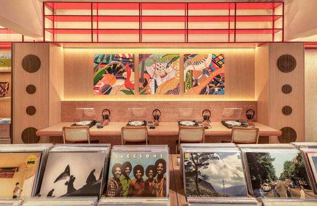 Swee Lee Cafe Clarke Quay has free vinyl listening stations & more