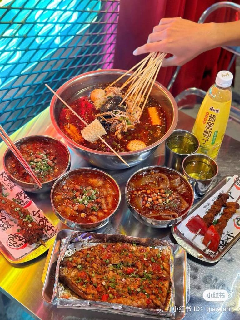 Xiao Xiang Zi in JB has affordable lok lok from S$0.30