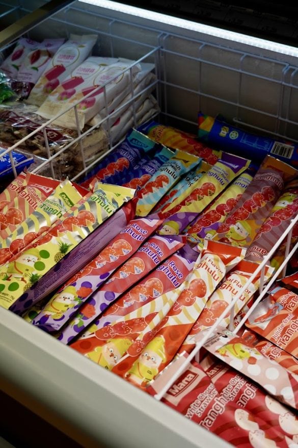 MiX.STORE opens its first outlet in SG with over 100 Asian snacks