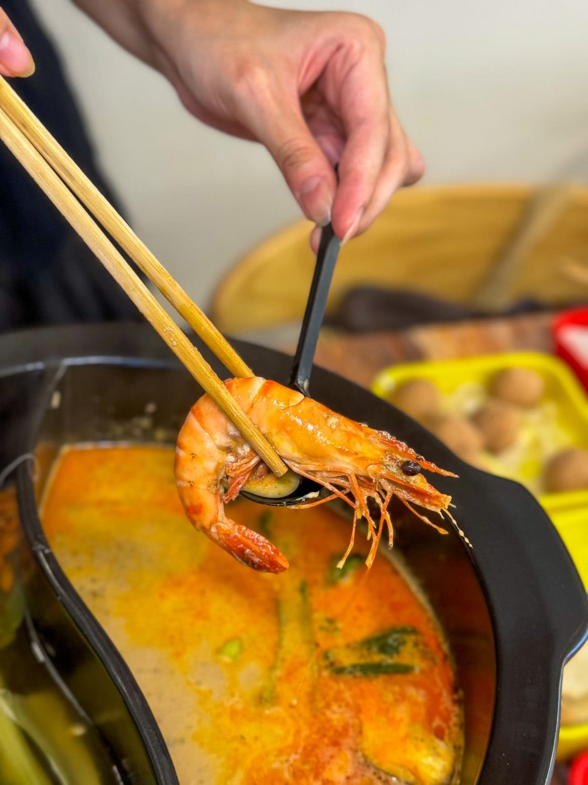 328 Katong Laksa has laksa hotpot with free-flow soup