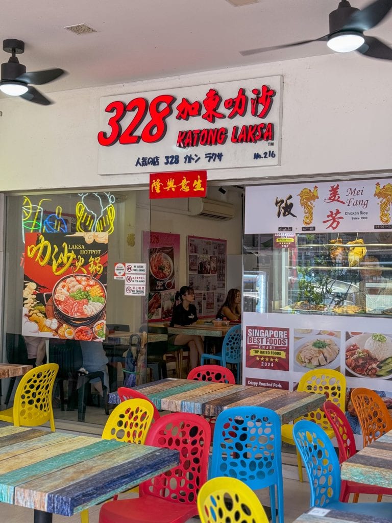 328 Katong Laksa has laksa hotpot with free-flow soup