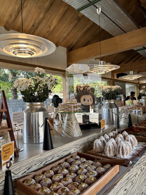 The world's first Labubu cafe is DROOL Bakery in Surabaya