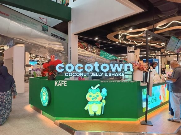 THE COMMUNE is a new 3-storey lifestyle shopping mall in JB