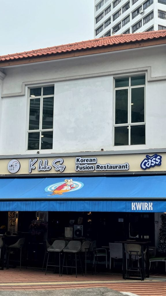 Kkoko-Sing is a pet-friendly eatery with Korean-fusion food