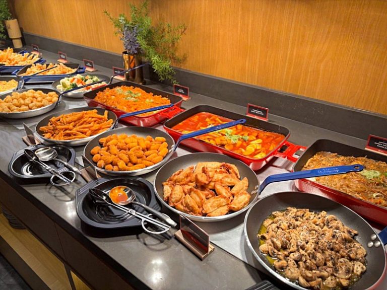 Korea Culture is a cinema-themed Korean semi-buffet concept