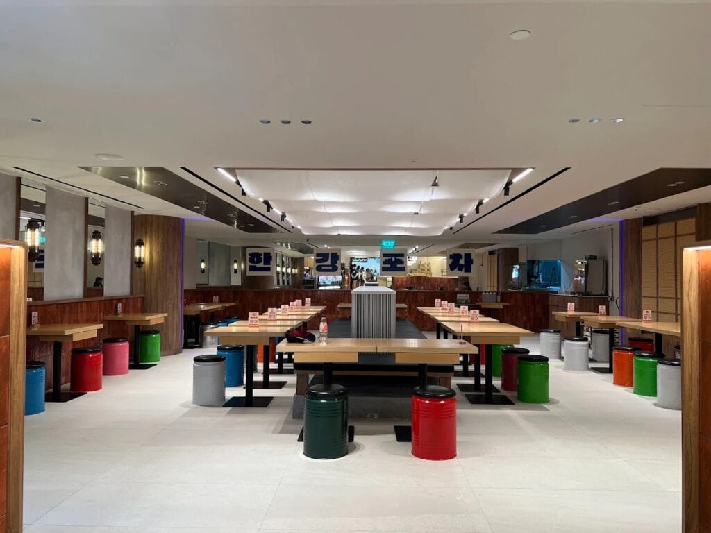 Hankang Pocha launches dine-in pocha, cafe and K-Snack “library”